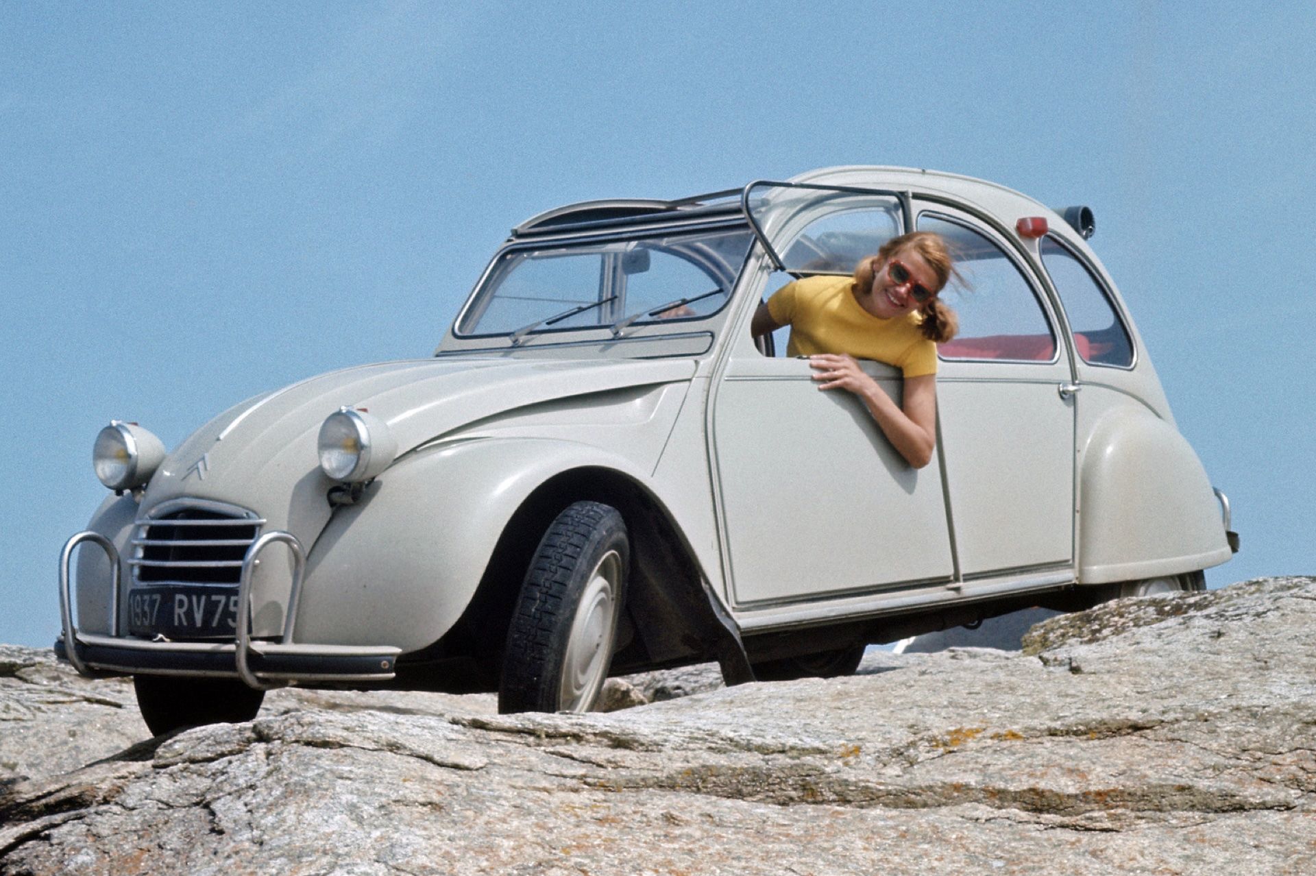 WHICH TYRES DO I NEED FOR A CITROËN 2CV?